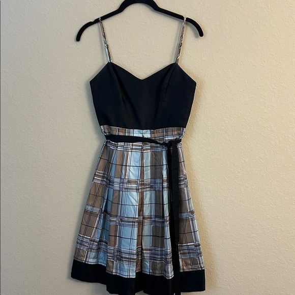 BCBGMaxAzria | Dresses | Vintage Bcbg Max Azria Silk Midi Dresssize 2 ...
